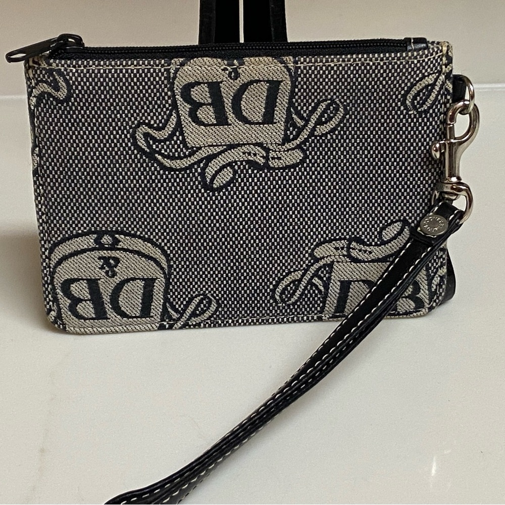 Dooney & Bourke Black And Tan Logo Wristlet - Gem